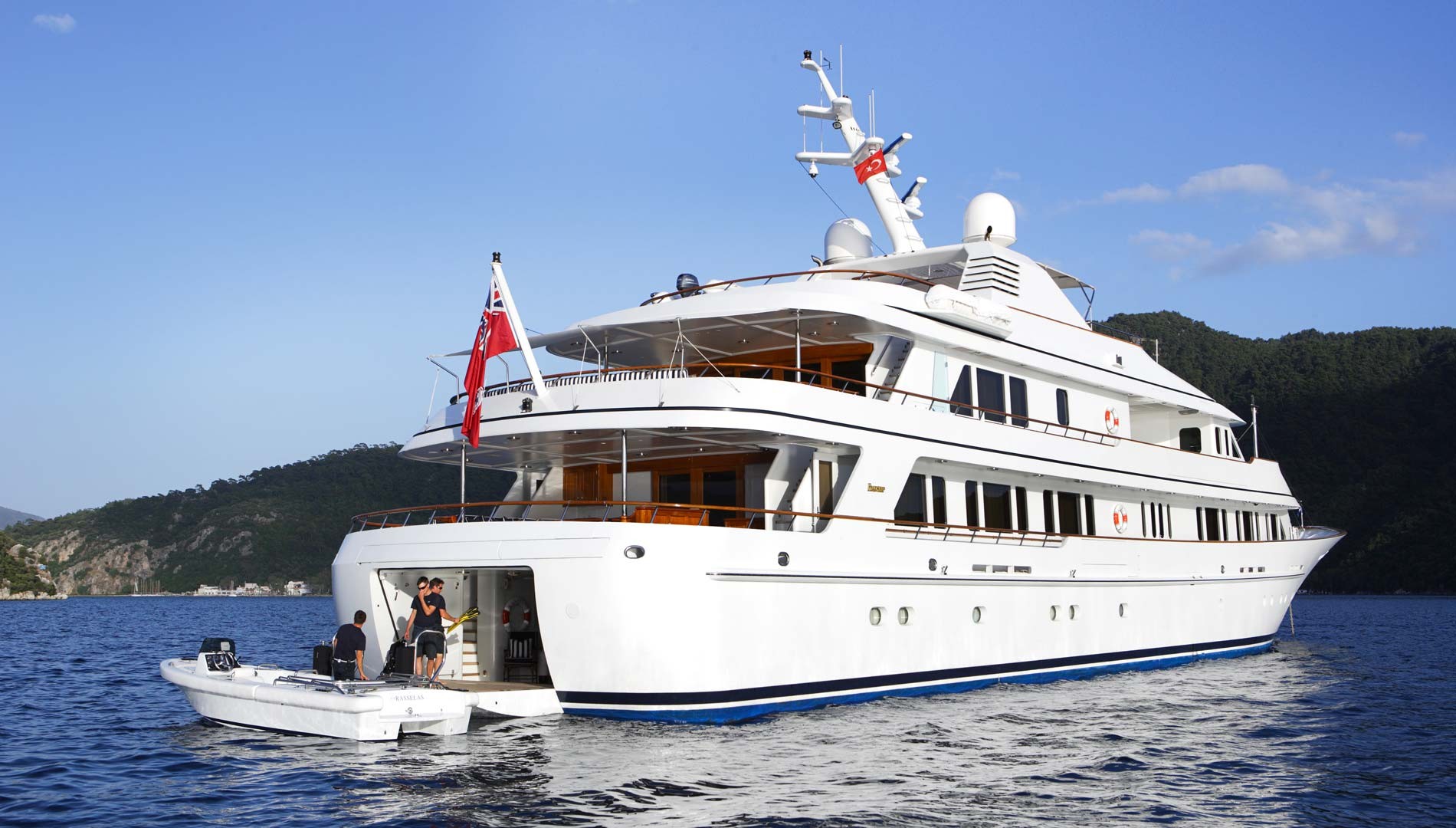 Yacht NEW HAMPSHIRE, a Feadship Superyacht | CHARTERWORLD Luxury ...